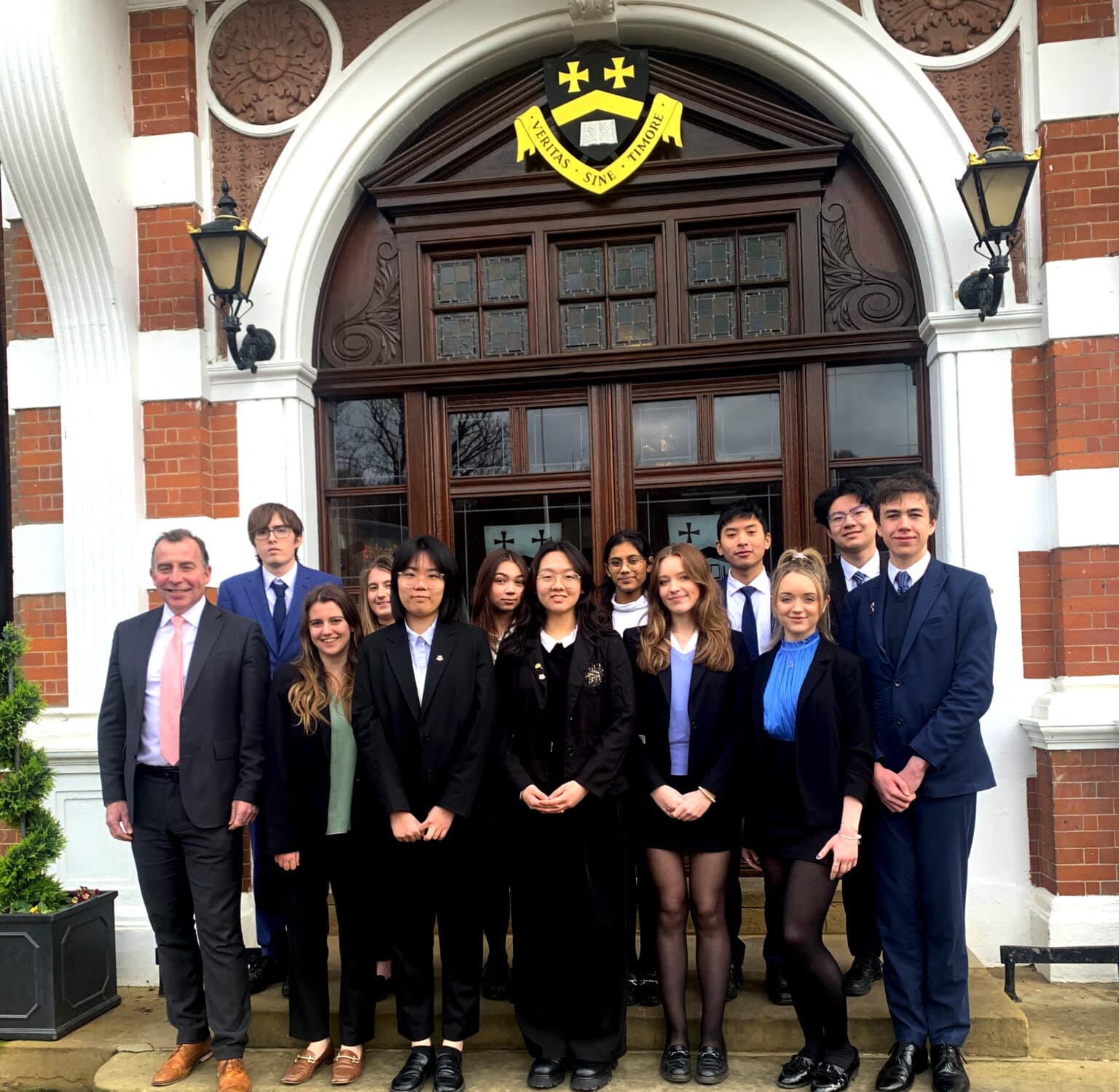 Delighted Dozen Receive Oxbridge Offers - Caterham School